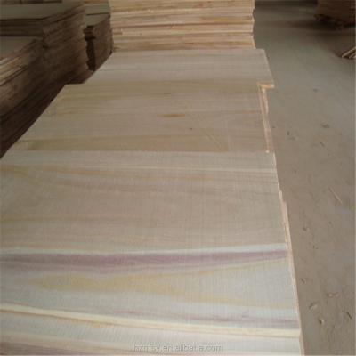 Cina Legno massello Legno di paolonia in 1220*2240mm Dimensione e densità 300-310kg/m3 in vendita