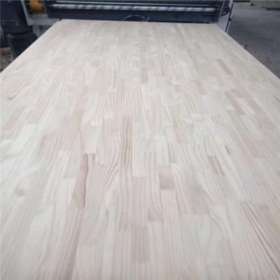 Cina Finger Joint Board Finito e superficie pulita per il pino Paulownia pioppo legno di gomma in vendita