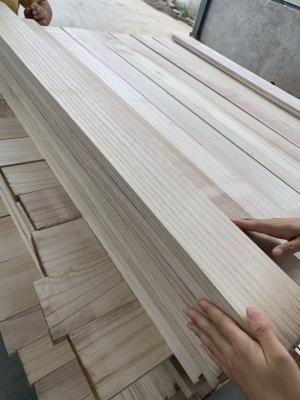 Cina Contenuto di umidità 8%-12% Legno di paolownia finito per soluzioni totali in vendita