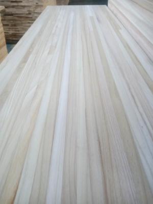 Cina Fogli di paolownia solidi Snowboard Legno Core per 1500x480x12 o dimensioni personalizzate in vendita