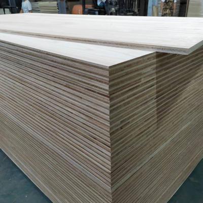 Cina Tavola per mobili a due strati con legno di paolownia e pannelli di legno a alta densità a più strati in vendita