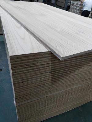 Cina Tavola per mobili a due strati con legno di paolownia e pannelli di legno a alta densità a più strati in vendita