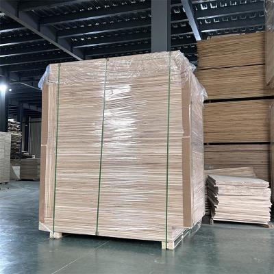 Cina Home Arredamento Grado Tavola di legno massello essiccato con certificato FSC e 8%-12% di umidità in vendita