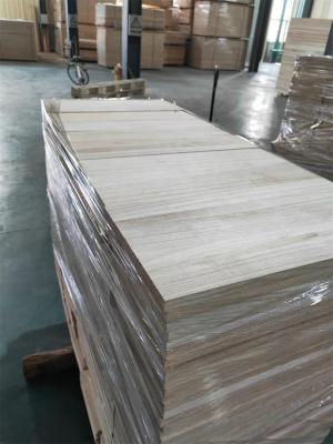 中国 8%~12%の水分含有量 パーソナル用木製棺板の製造のためのパロウニア木板 販売のため