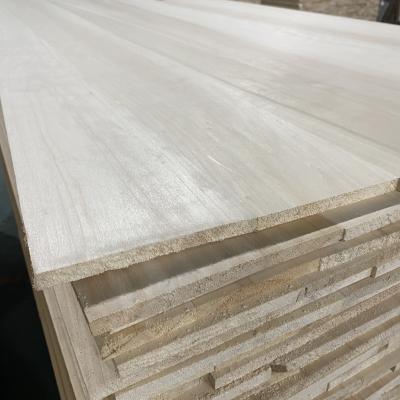 Cina Legno di paulownia da 18 mm con stile di design moderno e colla ambientale E0/E1 in vendita