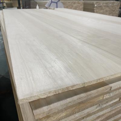 Cina Legno di paulownia da 18 mm con stile di design moderno e colla ambientale E0/E1 in vendita