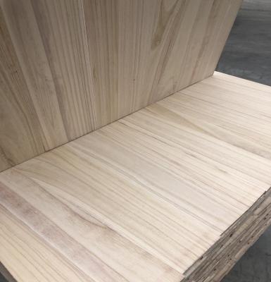 Cina Tavola di legno massello di paolownia Legno di foglio per progetto di magazzino Soluzione di capacità al meglio in vendita