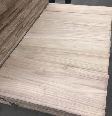 Cina Tavola di legno massello di paolownia Legno di foglio per progetto di magazzino Soluzione di capacità al meglio in vendita