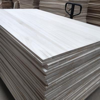 China Qingfa Natural Paulownia Wood Board Ideaal voor woonkamermeubilair T/T of L/C Betaling Te koop