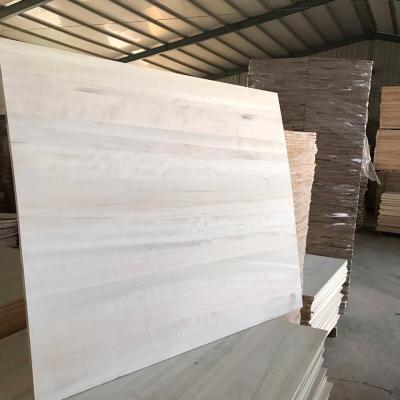 China Op maat gemaakte Paulownia houten plaat voor projectoplossingscapaciteit in 1220x2440mm Grootte Te koop