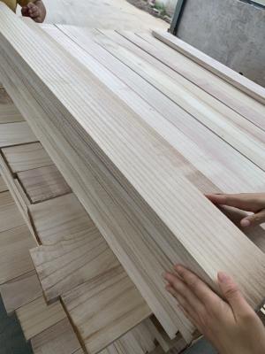 Cina Fabbricazione di strisce di paolownia non finite per mobili tradizionali e artigianato in legno in vendita