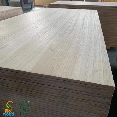 China Onvoltooid hout van Paulownia tomentosa met glad oppervlak en vochtgehalte van 8%-12% Te koop
