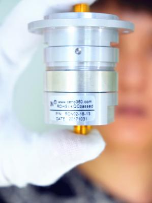 Cina 1500W giunto rotante coassiale di potenza di picco rf a due vie per il sistema dei trasporti in vendita