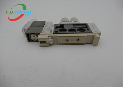 Cina SMT Machine Juki Spare Parts JUKI 5 Port Electromagnetic Valve PV150209300 SY3160-5MOE-C4 in vendita