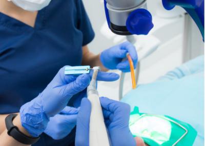 Cina Il nitrile medico eliminabile inodoro dei guanti spolverizza i guanti liberi in vendita