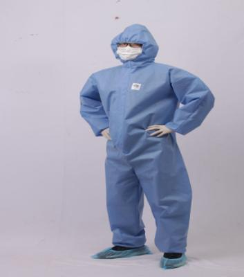 China Sterile Wegwerfisolierungs-Kleiderflüssigkeit cpe-gerade 4 beständig zu verkaufen