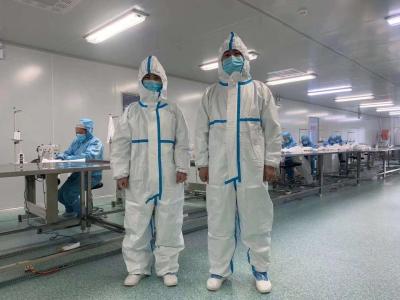 Cina Vestiario di protezione medico sterile del Ppe con Hood And Boot in vendita