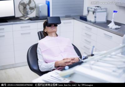 中国 タイと防水3つの層多彩で忍耐強く使い捨て可能な歯科胸当て 販売のため