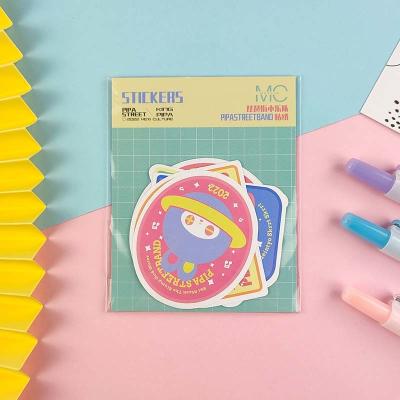 中国 かわいいビニールのステッカーは注文ポリ塩化ビニールを防水するラップトップのスケートボードのための型抜きされたステッカーを詰める 販売のため