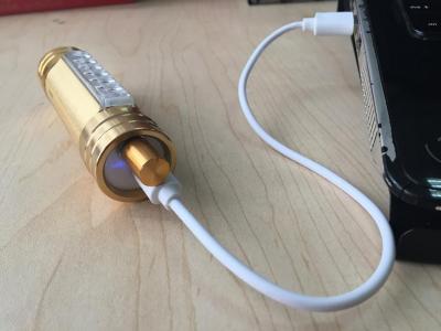 China Safe Material Red Light Vein Locator Device Infrared Vein Detector For Patient for sale