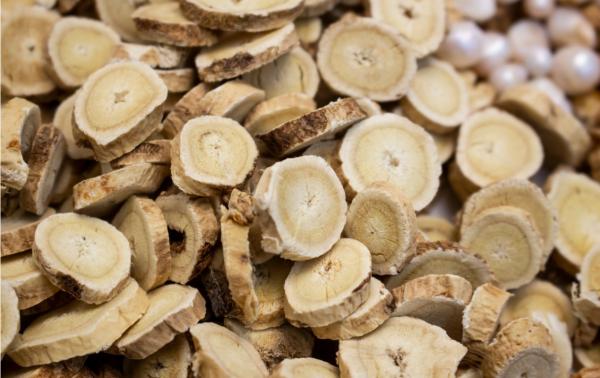 Quality Chinese Mongolian Milkvetch Root Pure Dry Astragalus Membranaceus Root for sale