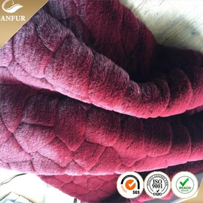 Cina Stoccaggio al dettaglio di pellicce artificiale a maglia con materiale poliestere / acrilico in vendita