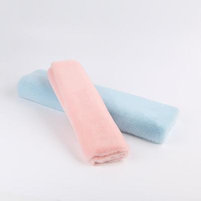 China Pluisstof met 10-20 mm stapel en zeer zachte textuur 100% polyester konijnen bontstof Te koop