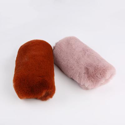 China Gebreide type Tricot 100% polyester Zeer zacht Groot gewicht 20-25mm Rabbit Fur Stof Te koop