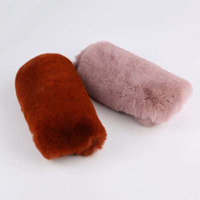 Cina Tipo a maglia Tricot 100% poliestere molto morbido Peso grande 20-25mm Tessuto di pelliccia di coniglio in vendita
