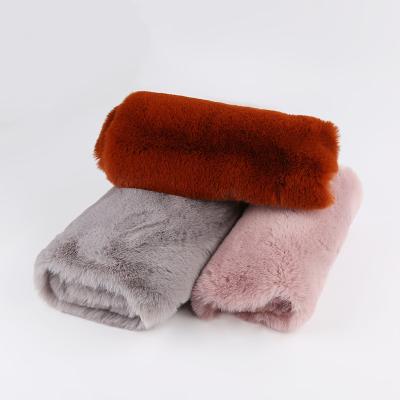 Cina Tipo a maglia Tricot 100% poliestere molto morbido Peso grande 20-25mm Tessuto di pelliccia di coniglio in vendita