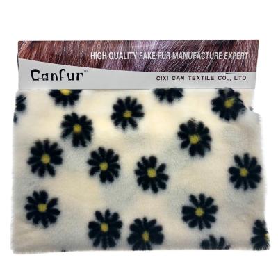 China 100% polyester zacht jacquard patroon print konijn pels jasje voor verfijnde aantrekkingskracht Te koop