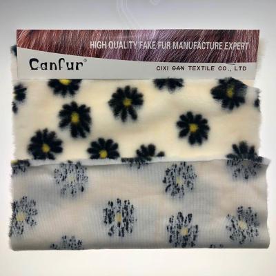 China 100% polyester zacht jacquard patroon print konijn pels jasje voor verfijnde aantrekkingskracht Te koop