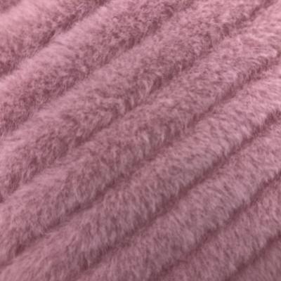 China Design Plush Back Materiaal 100% Polyester Verf Konijnvel voor kleding Te koop