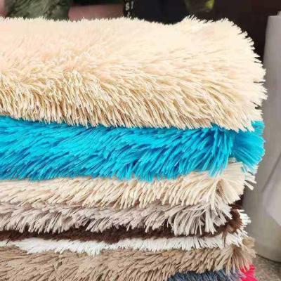 Cina Peso medio 260GSM Tessuto in maglia di plastica fotovoltaica semplice per la fabbricazione di rivestimenti per giocattoli e abbigliamento in vendita