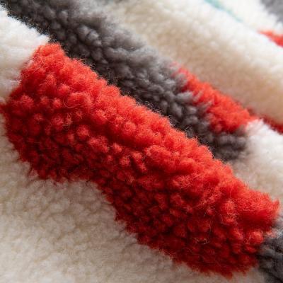 Cina Giacca di velluto Sherpa con rivestimento in jacquard personalizzato in vendita