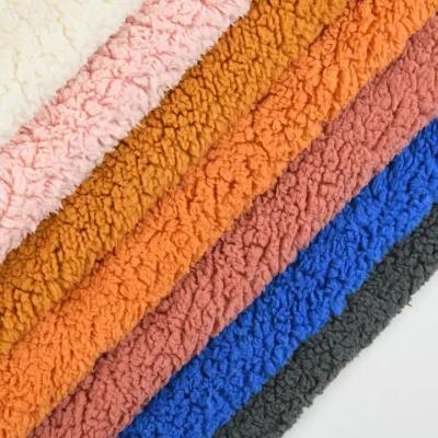 Cina Stoffa di rivestimento Sherpa 100% riciclata di poliestere per abbigliamento in vendita