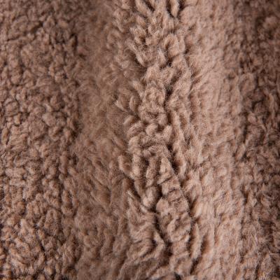 Cina Conteggio di filati personalizzabili 100% poliestere sherpa fleece Teddy Bonded suede tessuto a maglia in vendita
