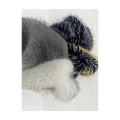 Cina Dolce e lussuoso colletto di pelle finta in nero con tintura gialla arancione in vendita