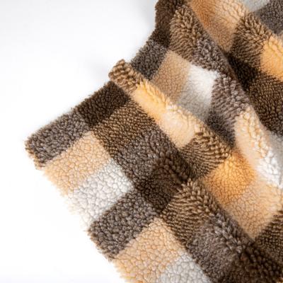 China Home Textiel 36F Density Plaid Jacquard Sherpa Fleece Stof voor winterjas en jas Te koop