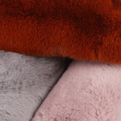Cina Tessuto di pelliccia di coniglio di poliestere 100% per coperte e cuscini in vendita