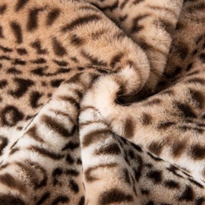 China Tejido de piel de conejo falso personalizado con pila larga y densidad de acabado cepillado 133 × 100 en venta