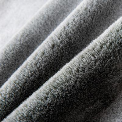 China Witte tip kleurenprinten Mink konijn pelsstof voor kleding 133×100 Dichtheid en zachtheid Te koop