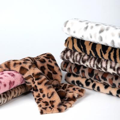 Cina Stoffa di tenda stampata di pelliccia di coniglio finto per cappotto sciarpa scarpe borsa di scarpe coperta 100D Conteggio di filati in vendita