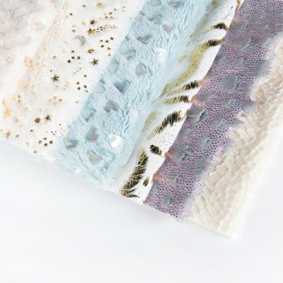 Cina 100% poliestere luccicante Sequin Stick PV Velvet Plush tessuto luccicante foglio d'oro 58/60 