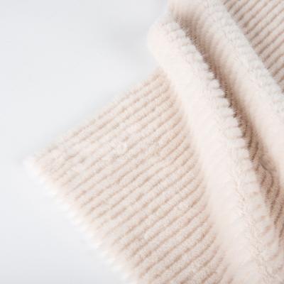 Cina 2024 Soft Cut Pile Short Fur Carpet Fabric con disegni e disegni personalizzati in vendita