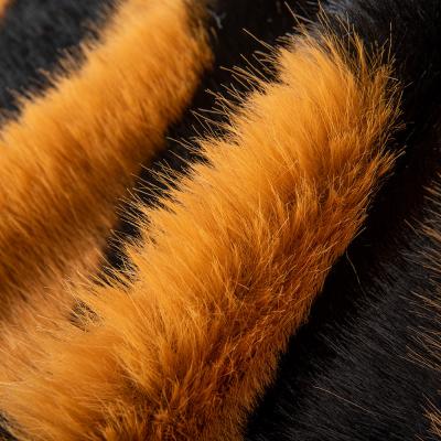 Cina Tessuto di pelliccia artificiale a base di jacquard personalizzabile con materiale di schiena in poliestere al 100% in vendita