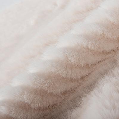 Cina Pelli corti morbide Tessuto di pelliccia finta per cappotto Larghezza 58/60 Modello solido Tecnologia avanzata in vendita