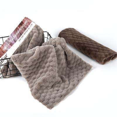 Cina 100% poliestere design pelliccia da coniglio morbida Feltro falso per abbigliamento/tessile domestico/tappeto in vendita