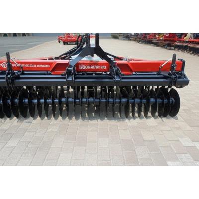 중국 균일한 토양 질감을 위한 3.5미터 작업 폭 200마력 지원 동력 트랙터 동력 써레 판매용