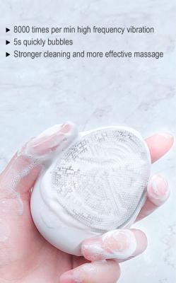 Cina Pulizia ad alta frequenza di vibrazione della spazzola facciale ultrasonica del silicone profondamente facciale in vendita